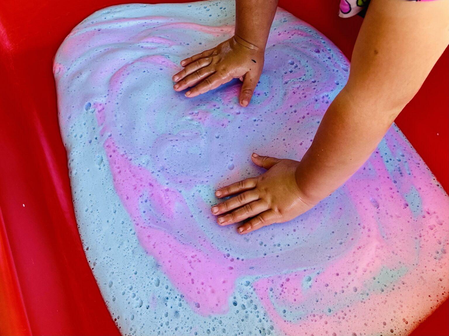 How To Create Awesome Colorful Bubble Foam - Raising Wild Things Sensory