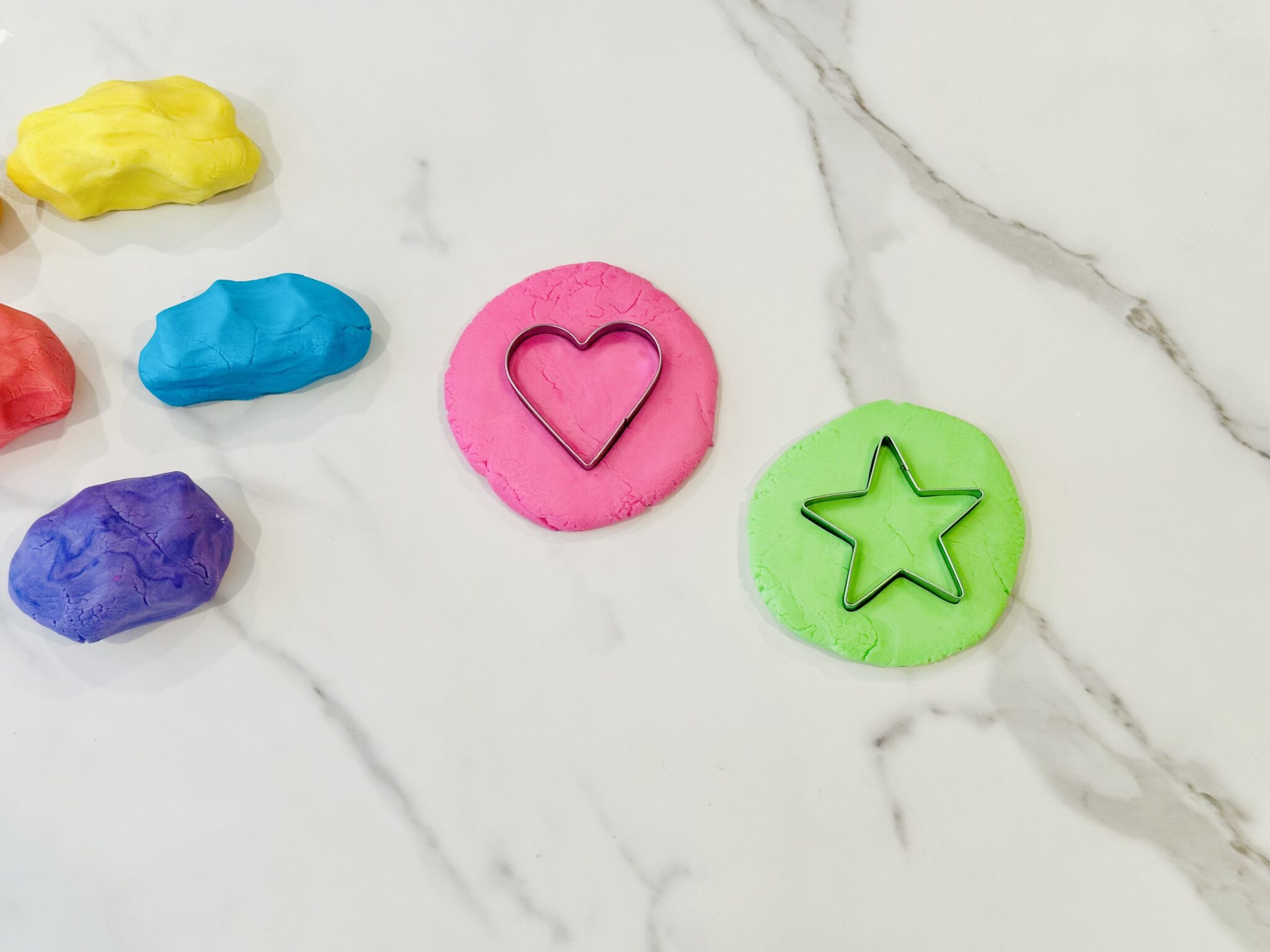 How to Make The BEST 2 Ingredient Edible Play Dough - Raising Wild ...