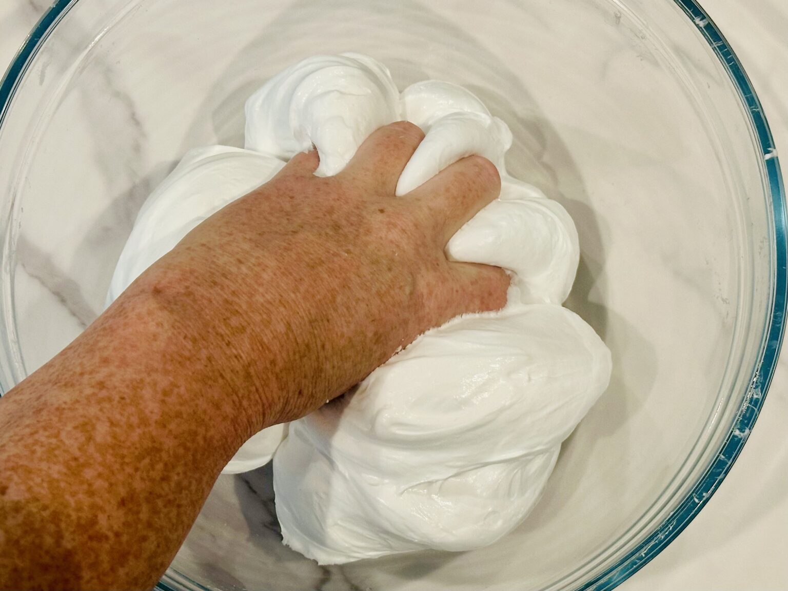 How To Make Fluffy Candy Cane Slime (No Borax!) - Raising Wild Things ...