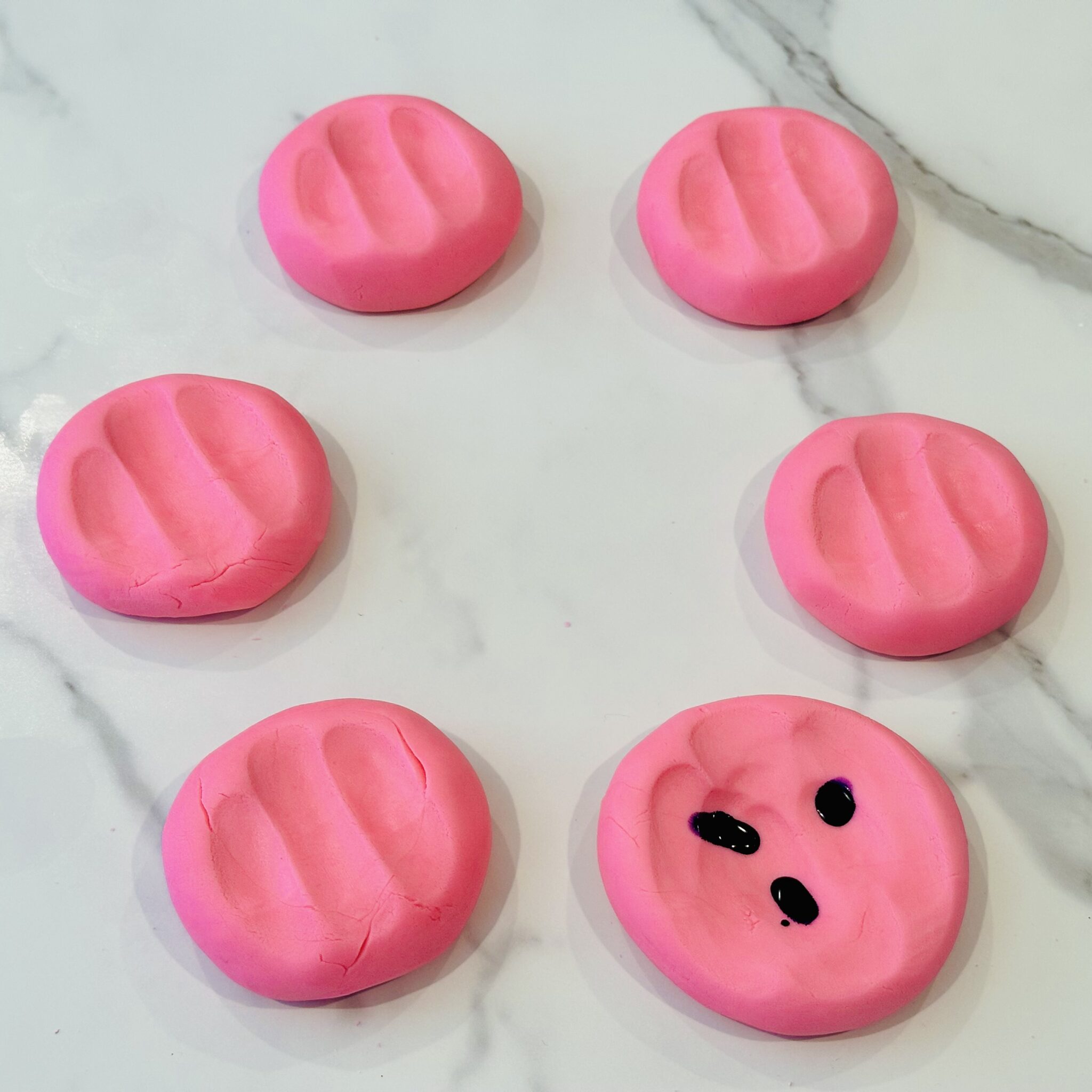 How To Make 2-Ingredient Edible Valentine's Day Play Dough - Raising ...