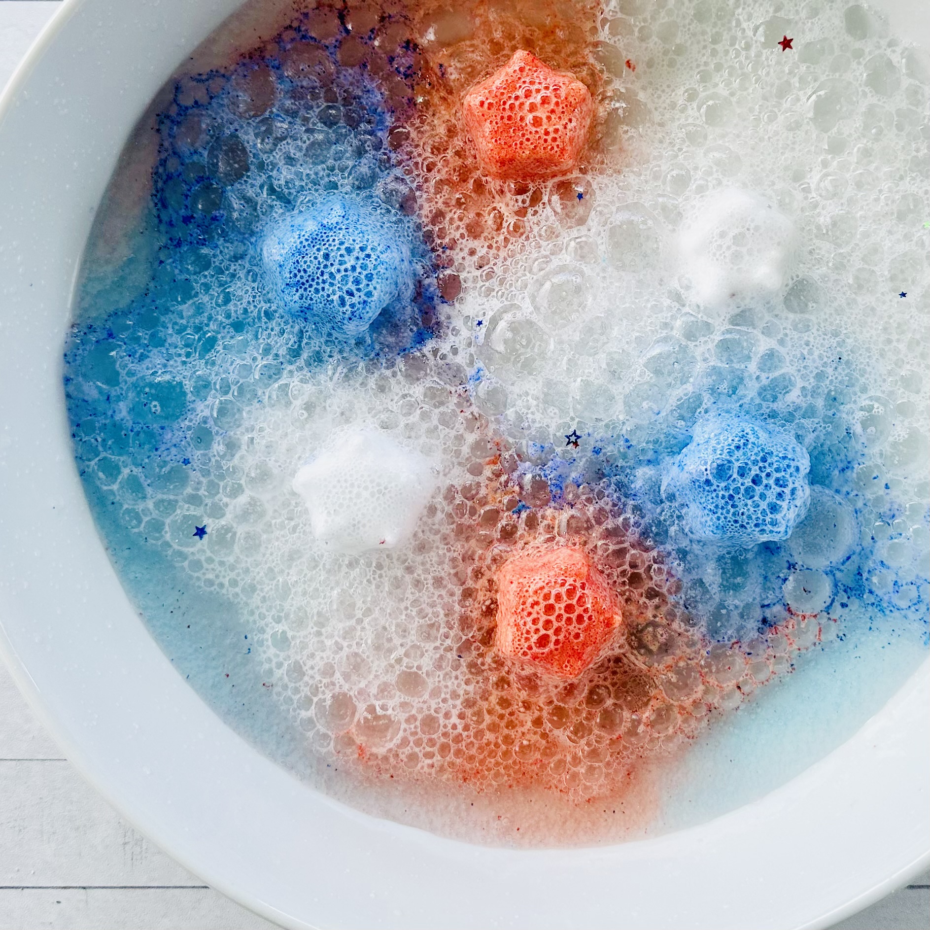 How To Make 4th of July Fizzy Star Ice Cubes - Raising Wild Things Sensory